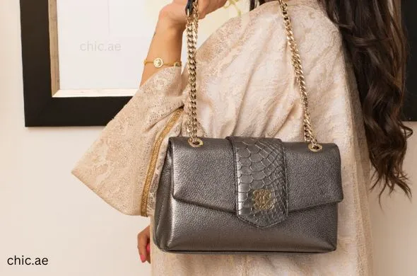 Why Do Women Love Handbags So Much? | Chic